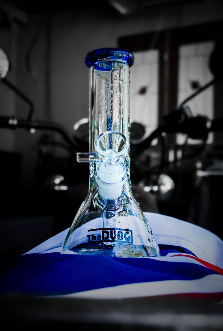 The Dung | Online Bongs, Dab Rigs, Stems & Cones